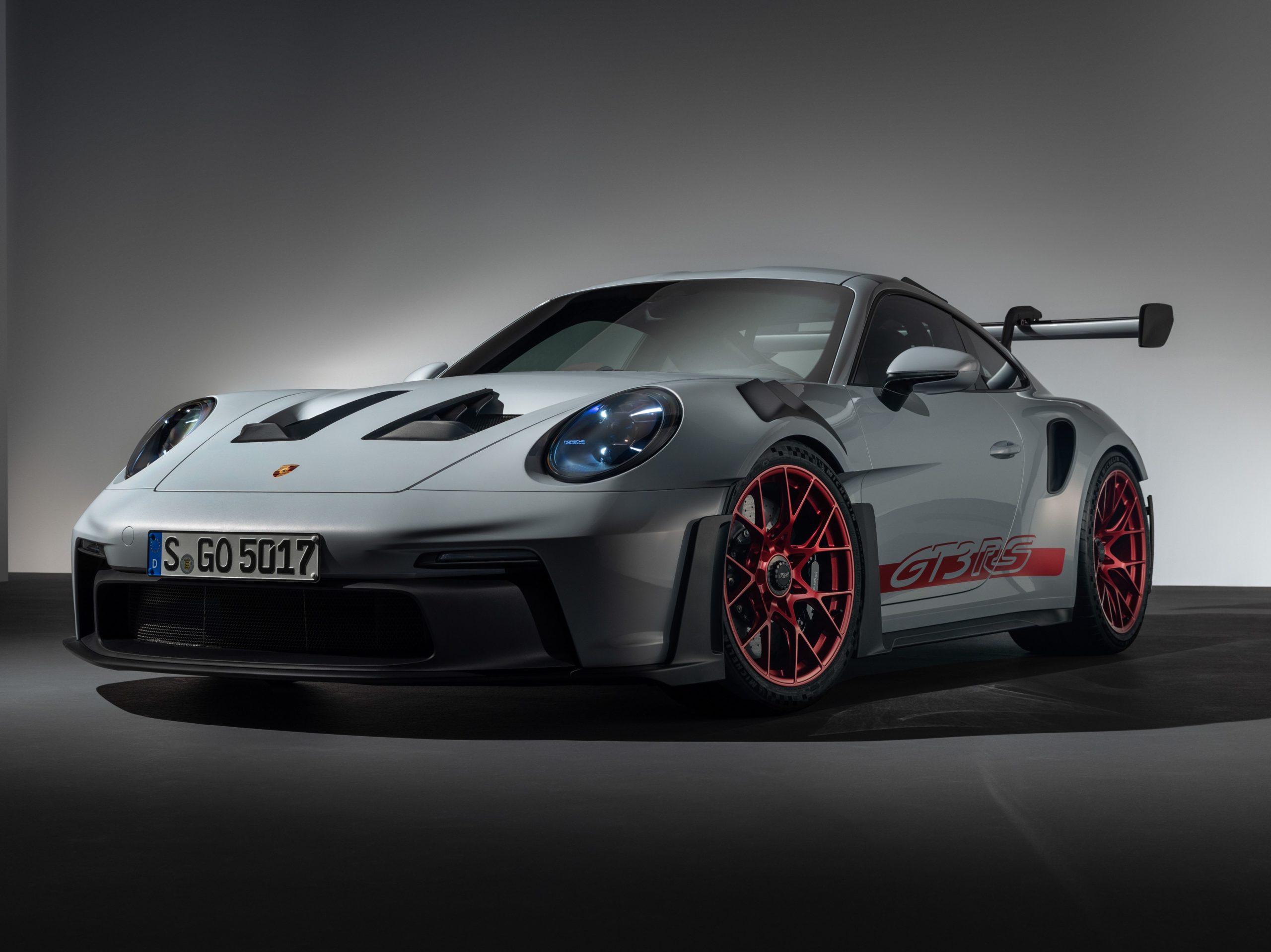 Learn the Price of a Porsche 911 GT3 RS and Get All the Details You Need!