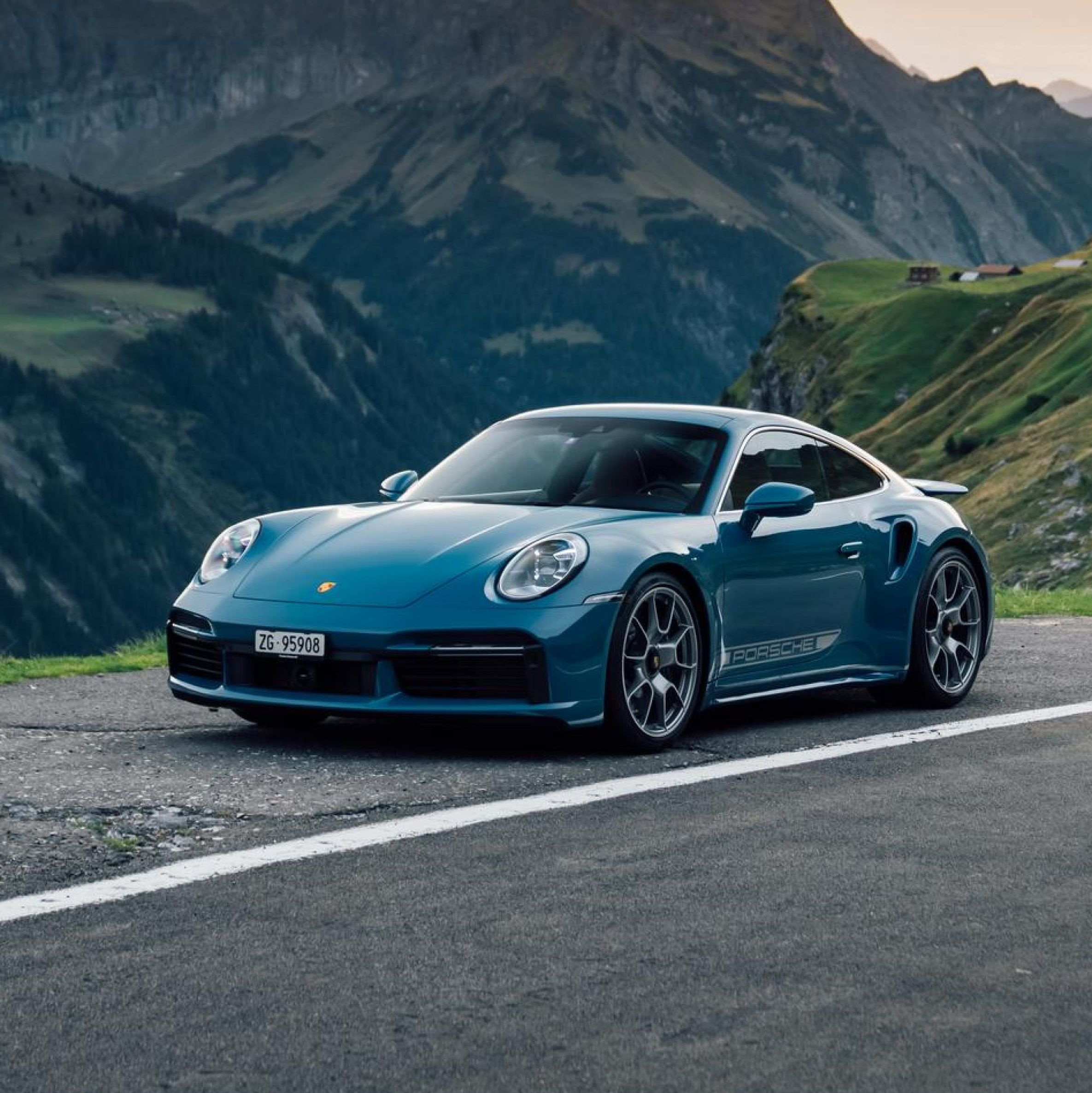 Get all the details on the launch of the Porsche 992.2: a comprehensive ...